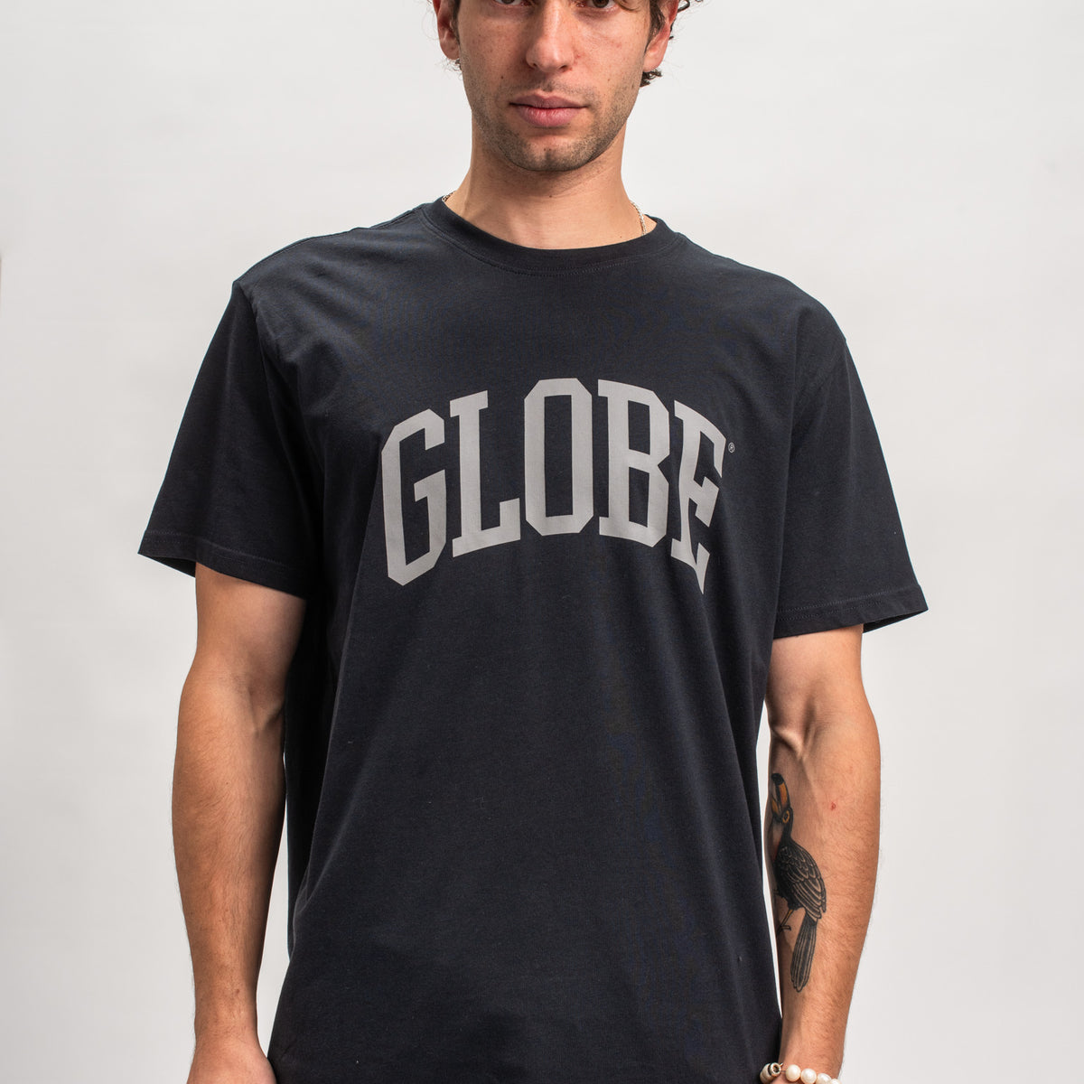 Varsity Globe T-Shirt in black für c – TITUS